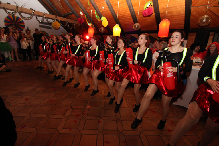 Warm-Up für die Altweibermühle: Altweiberfasching in Reckendorf ...